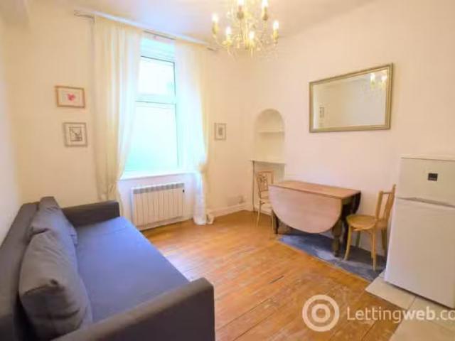New 1 BR Property to rent in Milton Street, Holyrood, Edinburg.