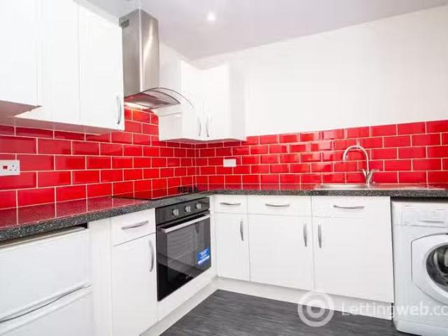 Cheap 1 BR Property to rent in Annfield, Newhaven, Edinburgh.
