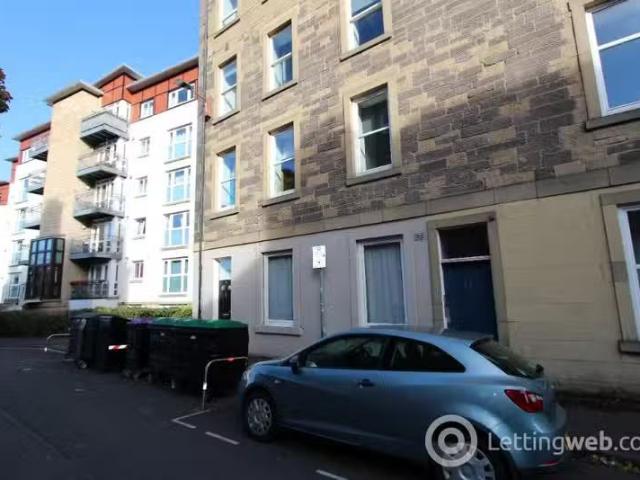 Nice 1 BR Property to rent in Brunswick Road, Hillside, Edinbu.