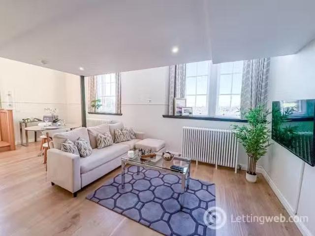Charming 1 BR Property to rent in Flat 73, Mc Donald Road, Bro.