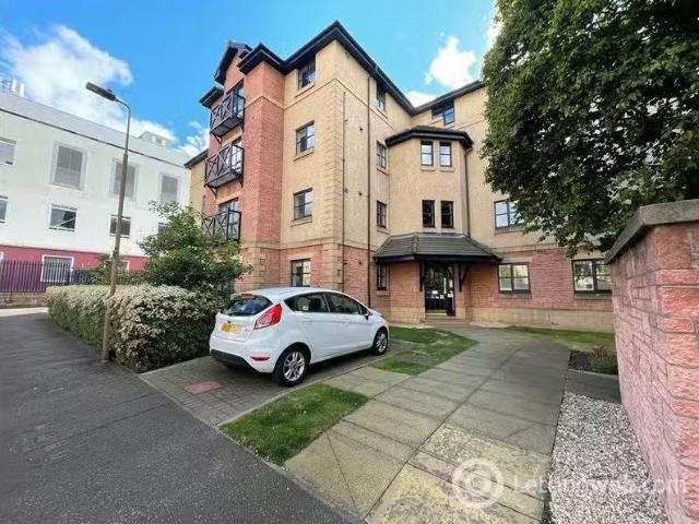 Charming 1 BR Property to rent in Russell Gardens, Edinburgh.