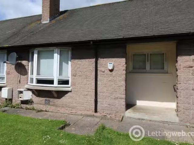 Cheap 1 BR Property to rent in Slessor Drive, Kincorth, Aberde.