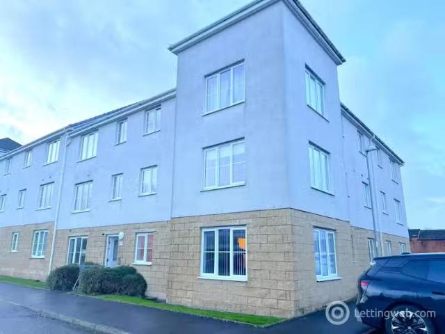Cheap 1 BR Property to rent in West Wellhall Wynd