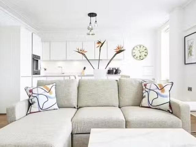 Unique 1 BR Redcliffe Parade West
