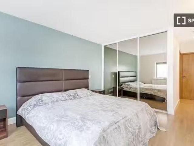 Unique 1 BR Rooms in 2 bedroom flat to rent in Isle of Dogs, L.