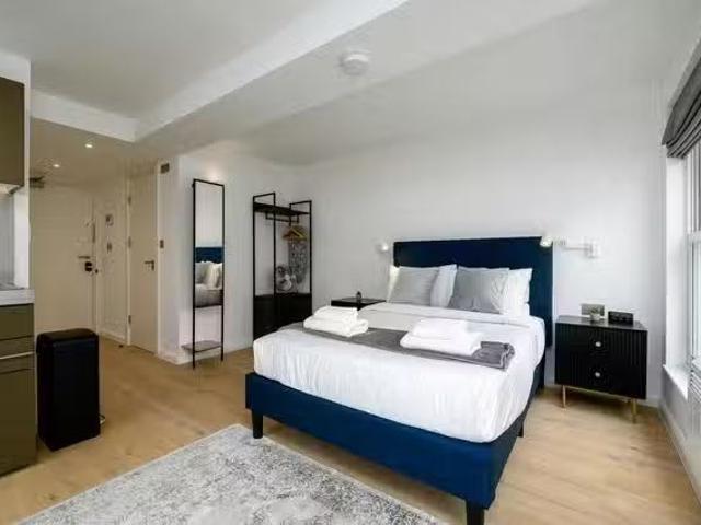 Deal! 1 BR Stockwell Street, London