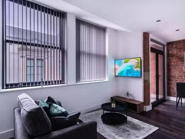 Cheap 1 BR Stanley Street