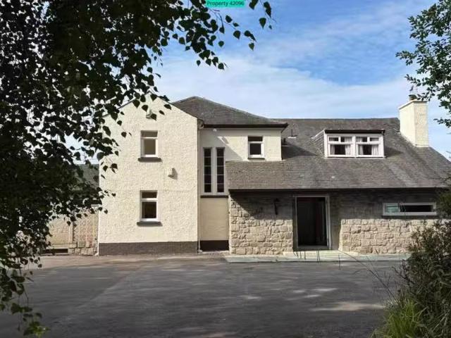 Cozy 2 BA 4 bedroom detached house for rent in Gartocharn, Ale.