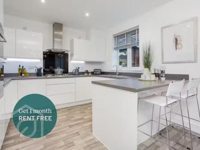 Rental! 2 BA 4 bedroom detached house for rent in Leaf Living.