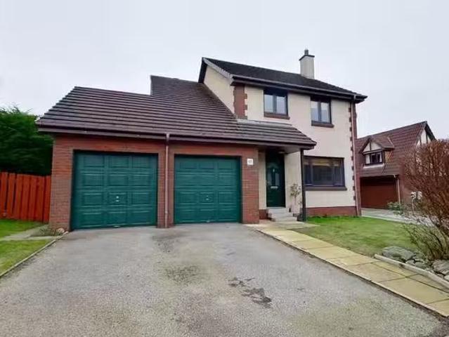 Rental! 2 BA 4 bedroom detached house for rent in Tillybrake R.