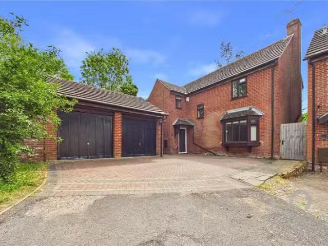 Just in! 2 BA 4 bedroom Detached House to rent, Duston Wildes.