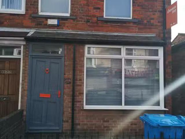 Rental! 2 BA 4 bedroom house for rent in Newland Avenue, Hull.