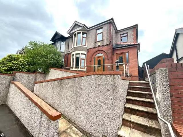 Rental! 2 BA 4 bedroom semi detached house for rent in Blackbu.