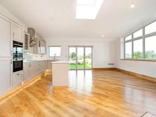 Unique 2 BA 4 bedroom semi detached house for rent in Buckley.