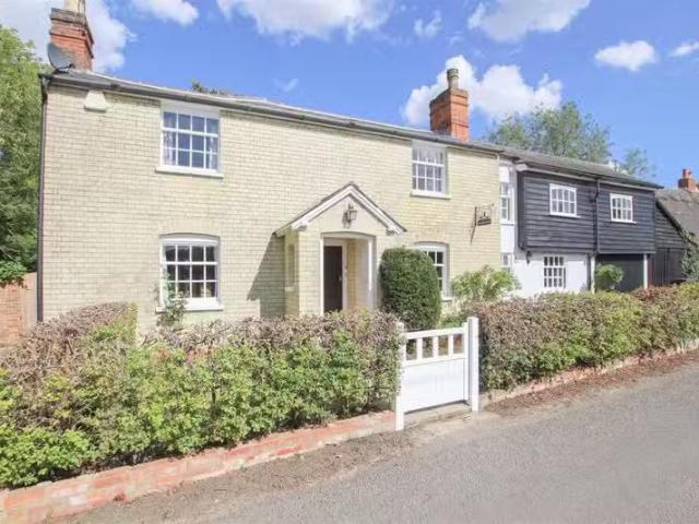 New 2 BA 4 bedroom semi detached house for rent in Hampit Road.