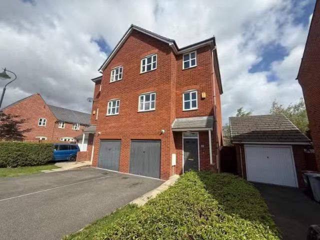 Rental! 2 BA 4 bedroom town house for rent in Golden Hill, Wes.