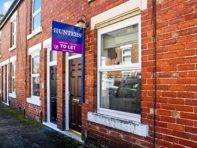 Charming 2 BA 4 bedroom terraced house for rent in South Beech.