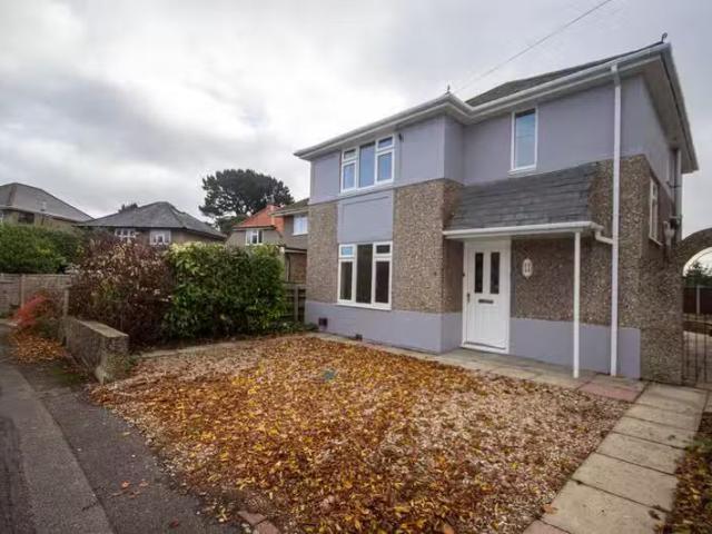 Charming 2 BA 5 bedroom detached house for rent in Eldon Road.