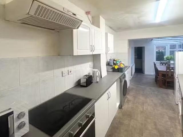 New 2 BA 5 bedroom house for rent in Charter Avenue, Coventry.