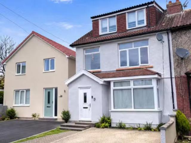 Cheap 2 BA 6 bedroom end of terrace house for rent in Fifth Av.
