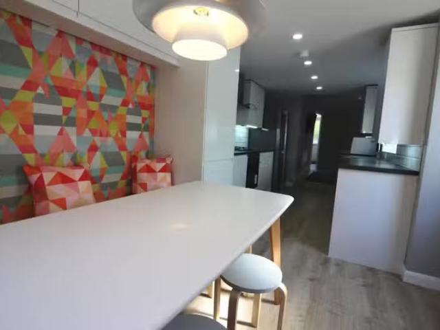 New 2 BA 6 bedroom terraced house for rent in Blackweir Terrac.