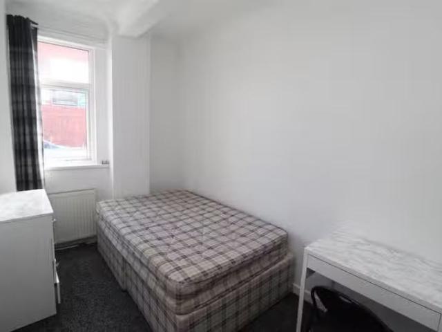 New 2 BA 1 bedroom house for rent in Whitchurch Road, Cardiff.
