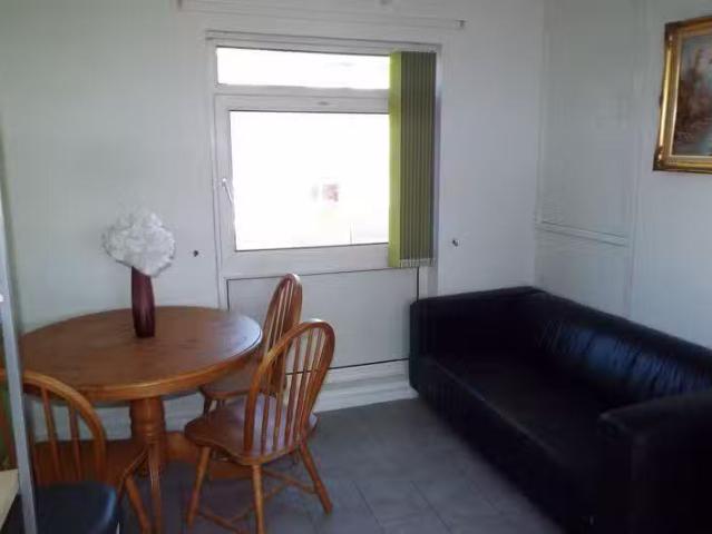 Rental! 2 BA 1 bedroom house share for rent in Metchley Drive.