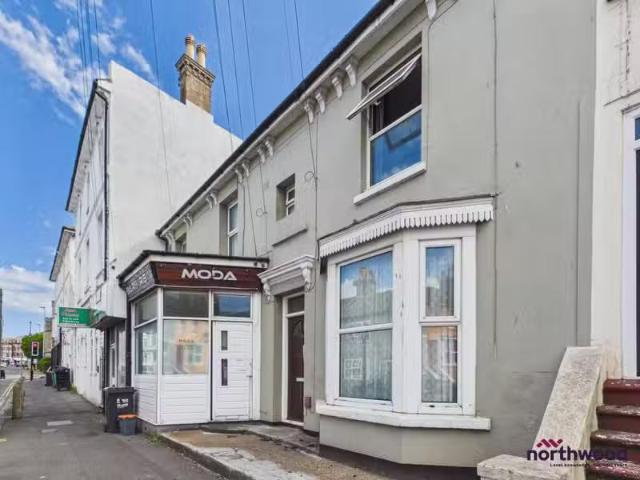 Rental! 2 BA 1 bedroom house share for rent in Susans Road, To.