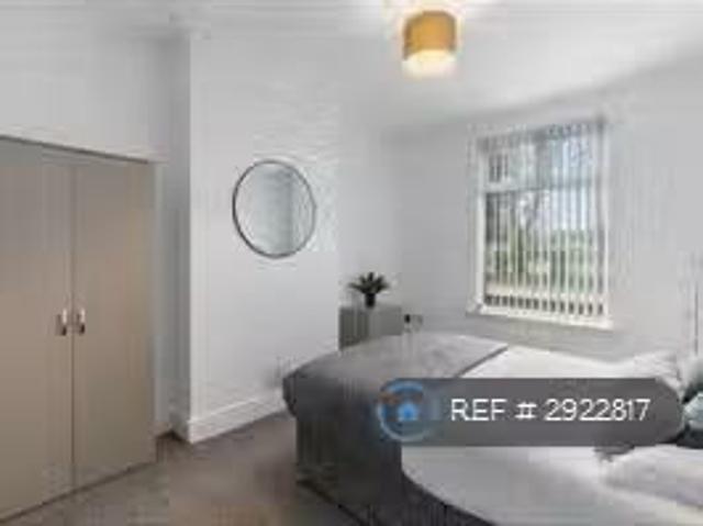 Just in! 2 BA 1 bedroom house share for rent in Queen Street.
