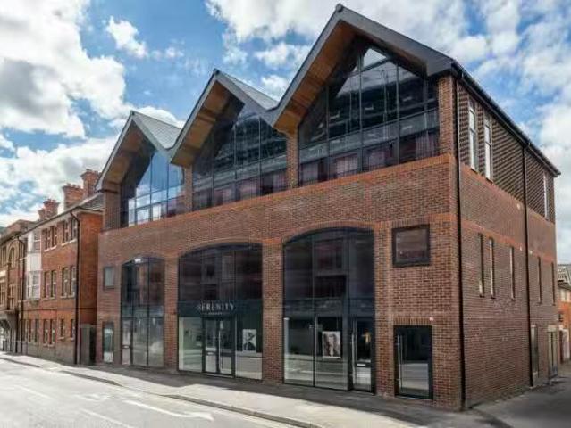 Charming 2 BA 2 bedroom apartment for rent in Camberley, GU15