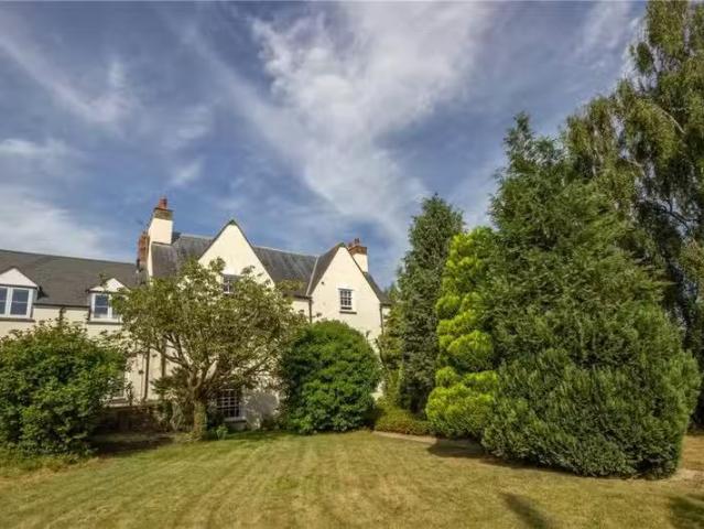 Cozy 2 BA 2 bedroom apartment for rent in Church Road, Frampto.
