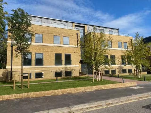 Charming 2 BA 2 bedroom apartment for rent in Darnley Road, Gr.