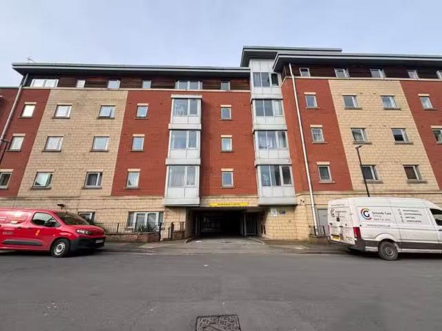 Just in! 2 BA 2 bedroom apartment for rent in Fremington Court.