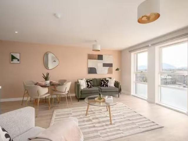 New 2 BA 2 bedroom apartment for rent in Stead's Place, Edinbu.