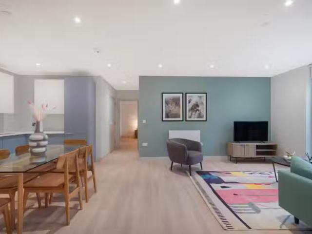 Nice 2 BA 2 bedroom apartment for rent in The Oakgate, KT22