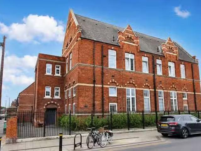 Charming 2 BA 2 bedroom apartment for rent in The Old School.