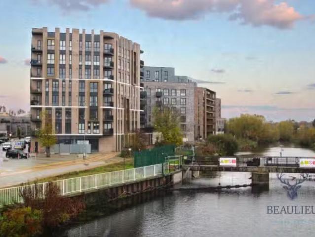 Charming 2 BA 2 bedroom apartment for rent in Wharf Road, Chel.