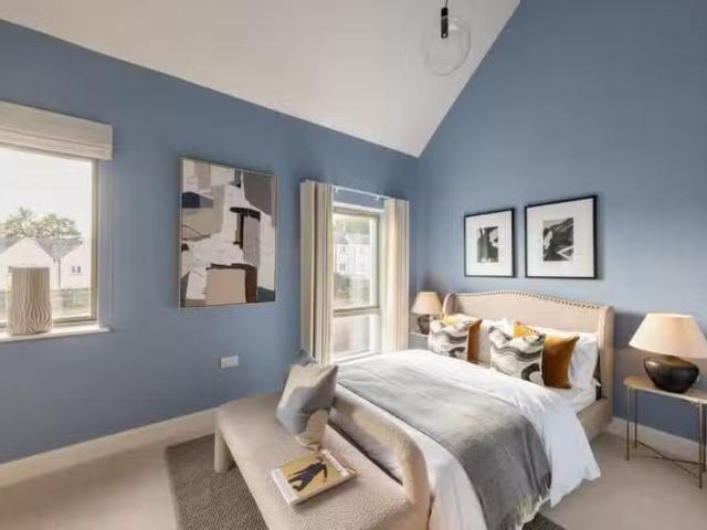 Cheap 2 BA 2 bedroom duplex for rent in Cirencester Road, Tetb.