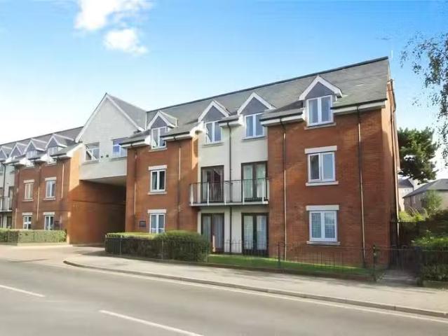 Charming 2 BA 2 bedroom Flat to rent, Sanders Place Walsworth.