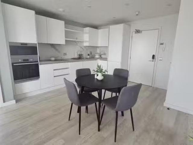 Rental! 2 BA 2 bedroom flat for rent in 37 Holdenhurst Road Bo.