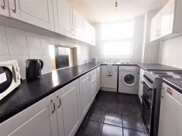 Rental! 2 BA 2 bedroom flat for rent in Chartwell court, Brigh.