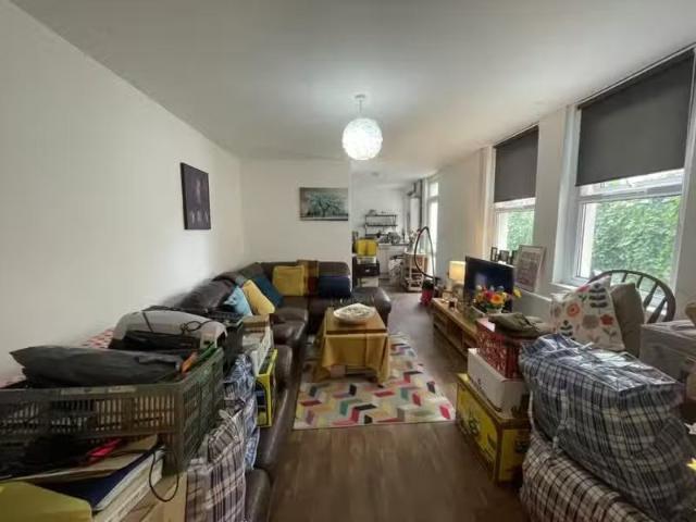 Rental! 2 BA 2 bedroom flat for rent in Claude Road, Roath, CF24