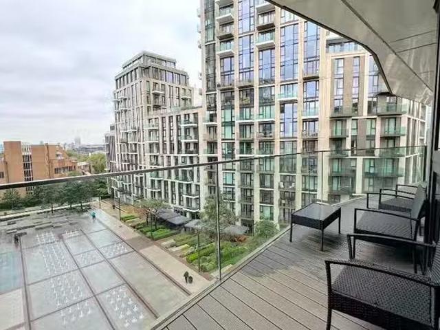 Cozy 2 BA 2 bedroom flat for rent in Gauging Square, London, E1W