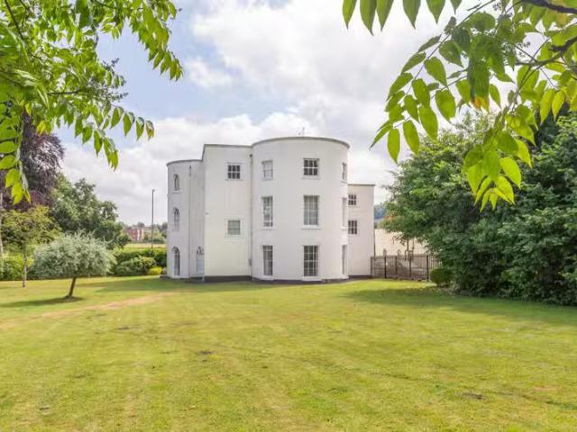 Unique 2 BA 2 bedroom flat for rent in Henbury House, Henbury.