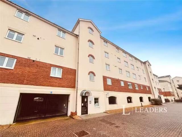 Cozy 2 BA 2 bedroom flat for rent in Macquarie Quay, Eastbourn.