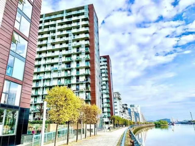 Rental! 2 BA 2 bedroom flat for rent in Meadowside Quay Walk.