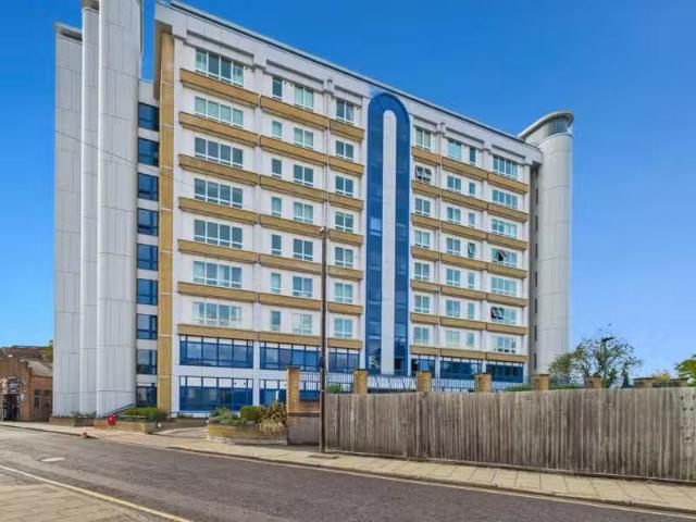 New 2 BA 2 bedroom flat for rent in Northpoint, Sherman Road.
