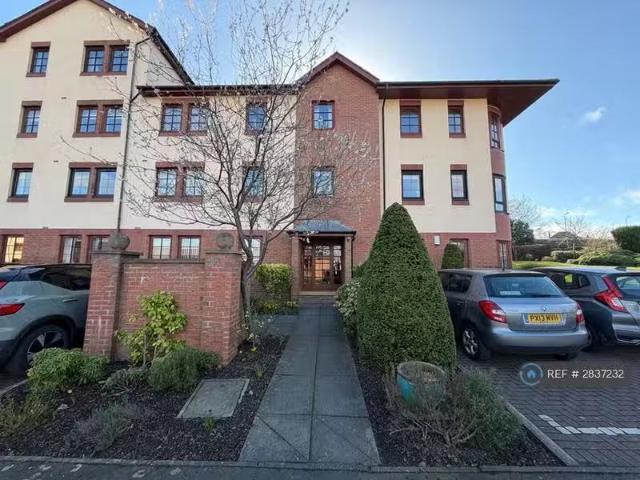 New 2 BA 2 bedroom flat for rent in Orchard Brae Avenue, Edinb.
