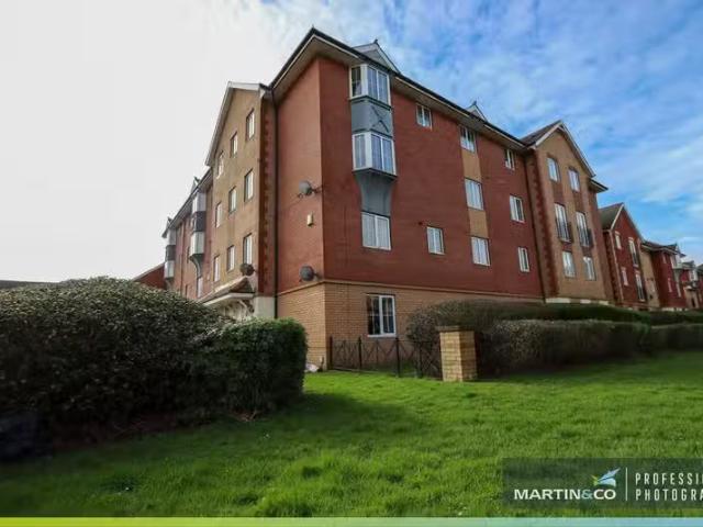 Rental! 2 BA 3 bedroom apartment for rent in Kestell Drive, Wi.