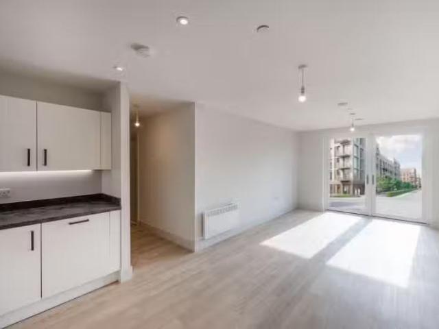 Unique 2 BA 3 bedroom apartment for rent in The Hay, Prince Ch.